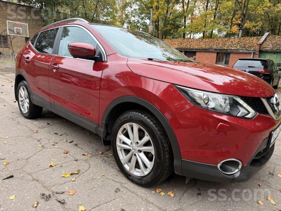 Красный Ниссан Кашкай 2017 в Рига, объемом двигателя 1.60 л и пробегом 73 тыс. км за 12800 €, фото 3 на AUTOMOTO.COM.LV