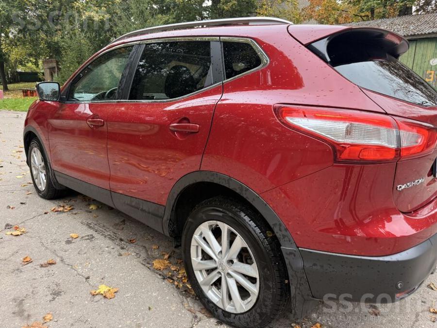 Красный Ниссан Кашкай 2017 в Рига, объемом двигателя 1.60 л и пробегом 73 тыс. км за 12800 €, фото 6 на AUTOMOTO.COM.LV