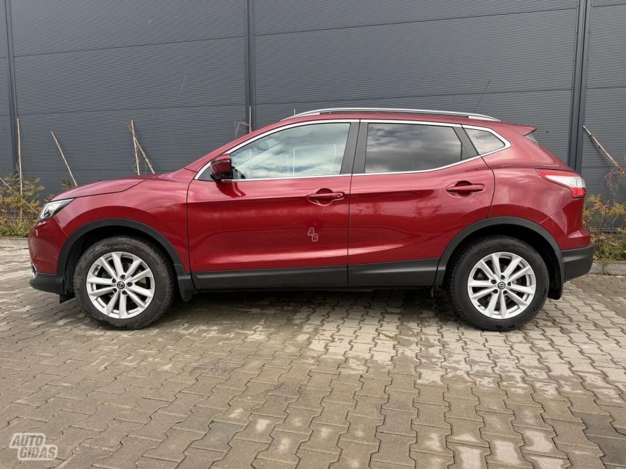 Red Nissan Qashqai 2017 in Vilnius, with an engine capacity of 1.20 L and mileage of 90 thousand km for 9999 €, photo 5 on AUTOMOTO.COM.LV