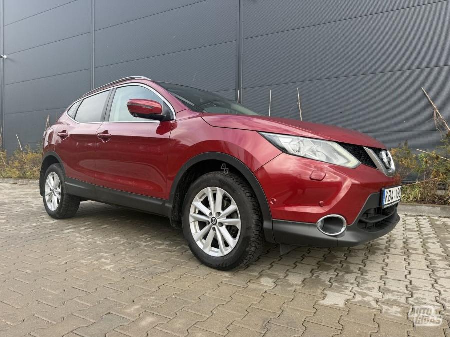 Red Nissan Qashqai 2017 in Vilnius, with an engine capacity of 1.20 L and mileage of 90 thousand km for 9999 €, photo 8 on AUTOMOTO.COM.LV