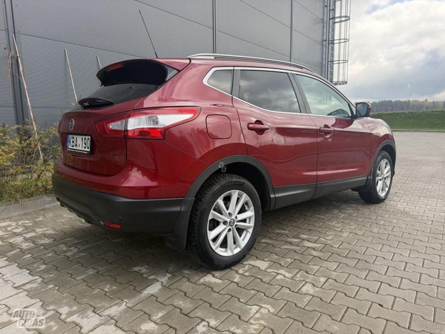 Red Nissan Qashqai 2017 in Vilnius, with an engine capacity of 1.20 L and mileage of 90 thousand km for 9999 €, photo 12 on AUTOMOTO.COM.LV