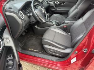 Red Nissan Qashqai 2017 in Vilnius, with an engine capacity of 1.20 L and mileage of 90 thousand km for 9999 €, photo 13 on AUTOMOTO.COM.LV