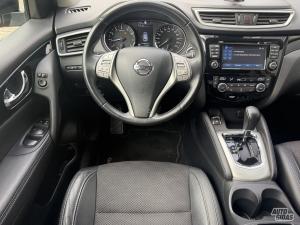 Red Nissan Qashqai 2017 in Vilnius, with an engine capacity of 1.20 L and mileage of 90 thousand km for 9999 €, photo 18 on AUTOMOTO.COM.LV