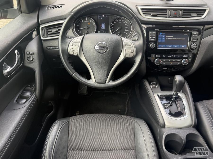 Red Nissan Qashqai 2017 in Vilnius, with an engine capacity of 1.20 L and mileage of 90 thousand km for 9999 €, photo 18 on AUTOMOTO.COM.LV