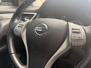 Red Nissan Qashqai 2017 in Vilnius, with an engine capacity of 1.20 L and mileage of 90 thousand km for 9999 €, photo 22 on AUTOMOTO.COM.LV