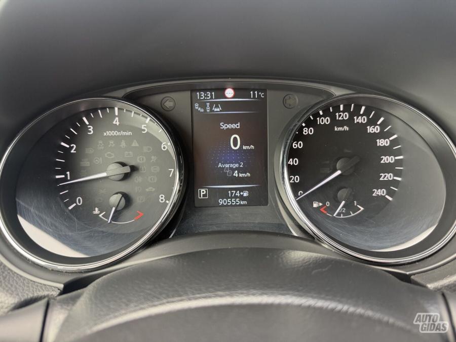 Red Nissan Qashqai 2017 in Vilnius, with an engine capacity of 1.20 L and mileage of 90 thousand km for 9999 €, photo 24 on AUTOMOTO.COM.LV