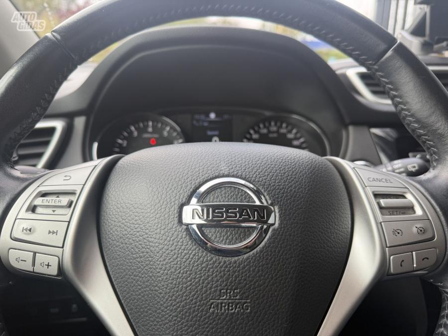 Red Nissan Qashqai 2017 in Vilnius, with an engine capacity of 1.20 L and mileage of 90 thousand km for 9999 €, photo 27 on AUTOMOTO.COM.LV
