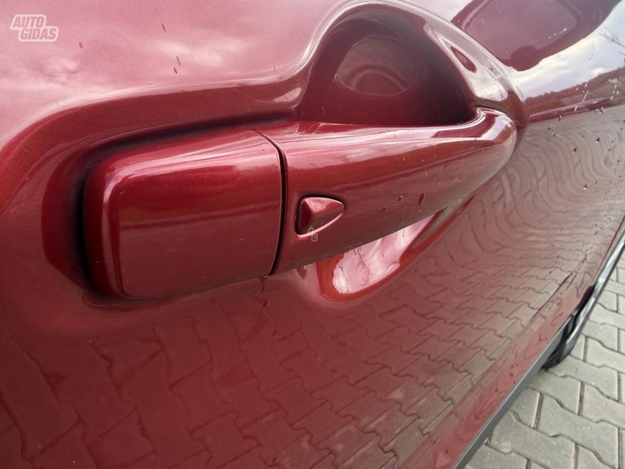 Red Nissan Qashqai 2017 in Vilnius, with an engine capacity of 1.20 L and mileage of 90 thousand km for 9999 €, photo 30 on AUTOMOTO.COM.LV