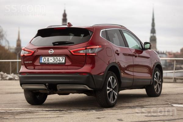 Red Nissan Qashqai 2018 in Riga, with an engine capacity of 1.20 L and mileage of 0 thousand km for 11550 €, photo 8 on AUTOMOTO.COM.LV