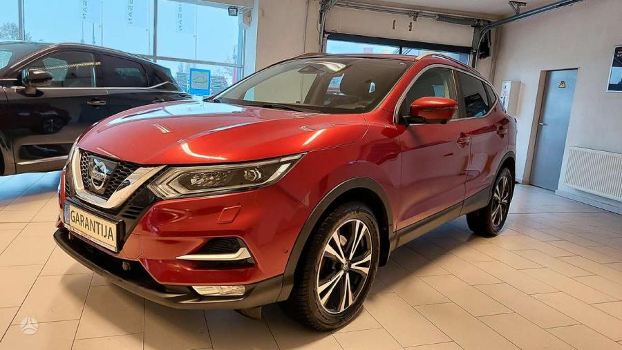 Red Nissan Qashqai 2018 in Siauliai, with an engine capacity of 1.20 L and mileage of 91 thousand km for 13300 €, photo 1 on AUTOMOTO.COM.LV