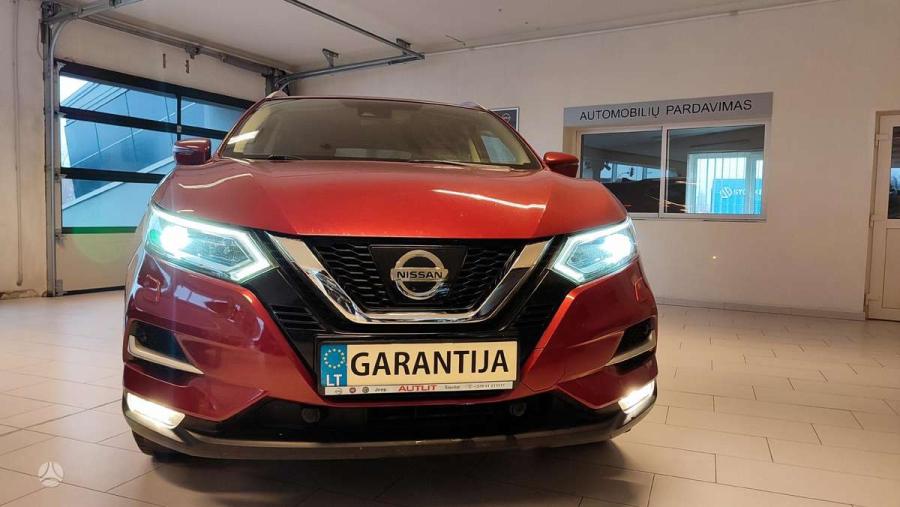 Red Nissan Qashqai 2018 in Siauliai, with an engine capacity of 1.20 L and mileage of 91 thousand km for 13300 €, photo 2 on AUTOMOTO.COM.LV