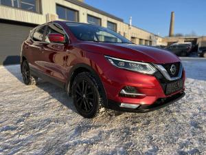 Red Nissan Qashqai 2018 in Siauliai, with an engine capacity of 1.20 L and mileage of 190 thousand km for 9650 €, photo 3 on AUTOMOTO.COM.LV