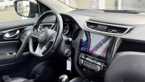 Red Nissan Qashqai 2018 in Radviliskis, with an engine capacity of 1.20 L and mileage of 210 thousand km for 10950 €, photo 17 on AUTOMOTO.COM.LV