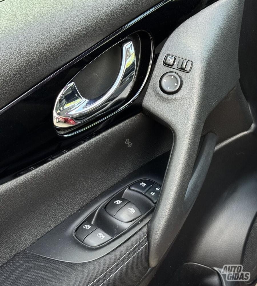 Red Nissan Qashqai 2018 in Radviliskis, with an engine capacity of 1.20 L and mileage of 210 thousand km for 10950 €, photo 27 on AUTOMOTO.COM.LV