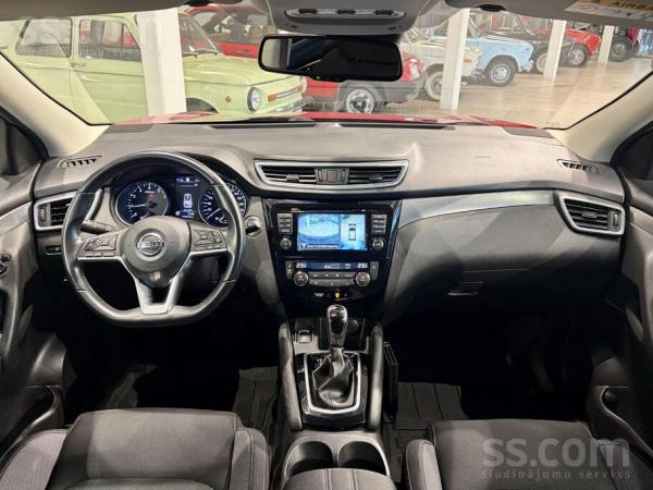Red Nissan Qashqai 2018 in Dobele, with an engine capacity of 1.20 L and mileage of 193 thousand km for 10850 €, photo 9 on AUTOMOTO.COM.LV