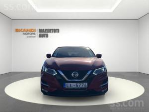Red Nissan Qashqai 2018 in Riga, with an engine capacity of 1.20 L and mileage of 94 thousand km for 11290 €, photo 3 on AUTOMOTO.COM.LV