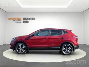 Red Nissan Qashqai 2018 in Riga, with an engine capacity of 1.20 L and mileage of 94 thousand km for 11290 €, photo 4 on AUTOMOTO.COM.LV