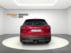 Red Nissan Qashqai 2018 in Riga, with an engine capacity of 1.20 L and mileage of 94 thousand km for 11290 €, photo 6 on AUTOMOTO.COM.LV