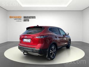 Red Nissan Qashqai 2018 in Riga, with an engine capacity of 1.20 L and mileage of 94 thousand km for 11290 €, photo 7 on AUTOMOTO.COM.LV
