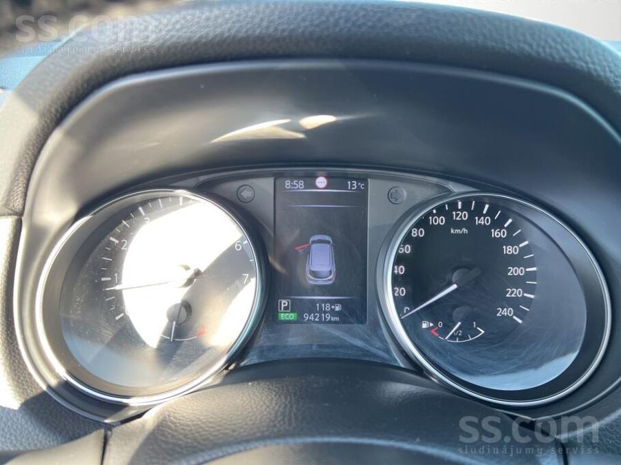 Red Nissan Qashqai 2018 in Riga, with an engine capacity of 1.20 L and mileage of 94 thousand km for 11290 €, photo 12 on AUTOMOTO.COM.LV