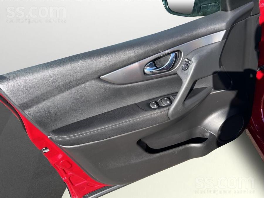 Red Nissan Qashqai 2018 in Riga, with an engine capacity of 1.20 L and mileage of 94 thousand km for 11290 €, photo 13 on AUTOMOTO.COM.LV