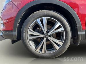 Red Nissan Qashqai 2018 in Riga, with an engine capacity of 1.20 L and mileage of 94 thousand km for 11290 €, photo 17 on AUTOMOTO.COM.LV