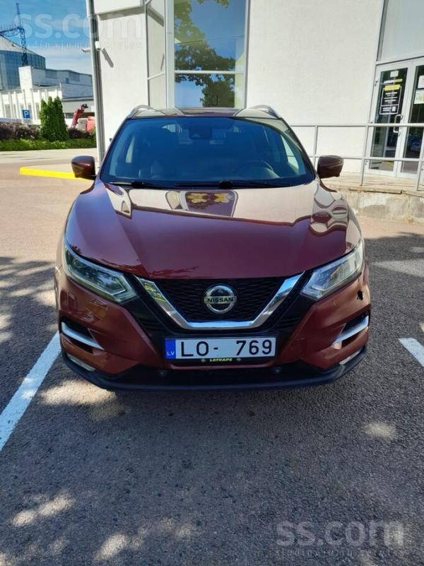 Red Nissan Qashqai 2018 in Jelgava, with an engine capacity of 1.60 L and mileage of 210 thousand km for 8000 €, photo 1 on AUTOMOTO.COM.LV