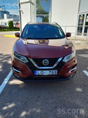 Красный Ниссан Кашкай 2018 в Елгава, объемом двигателя 1.60 л и пробегом 210 тыс. км за 8000 €, фото  на AUTOMOTO.COM.LV