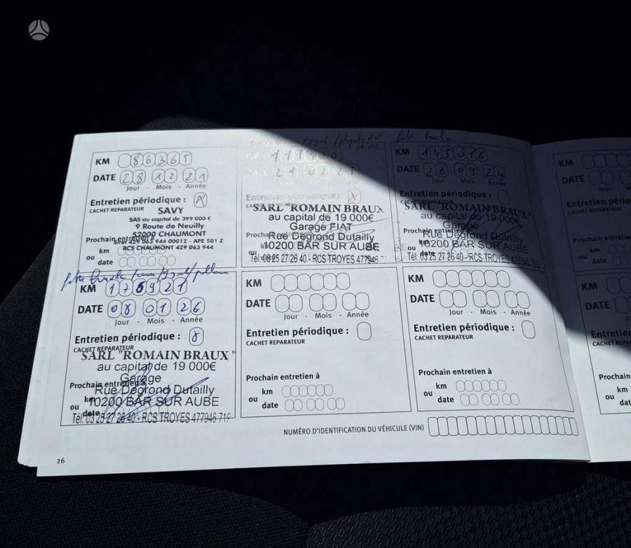 Красный Ниссан Кашкай 2018 в Вильнюс, объемом двигателя 1.60 л и пробегом 187 тыс. км за 11999 €, фото 47 на AUTOMOTO.COM.LV