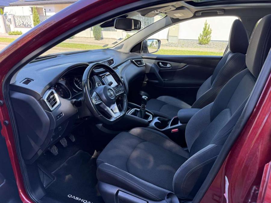 Sarkans Nissan Qashqai 2018 Tauragė, ar dzinēja tilpumu 1.60 L un nobraukumu 148 tūkst. km par 12500 €, foto 15 vietnē AUTOMOTO.COM.LV