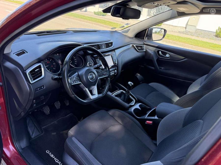 Sarkans Nissan Qashqai 2018 Tauragė, ar dzinēja tilpumu 1.60 L un nobraukumu 148 tūkst. km par 12500 €, foto 16 vietnē AUTOMOTO.COM.LV