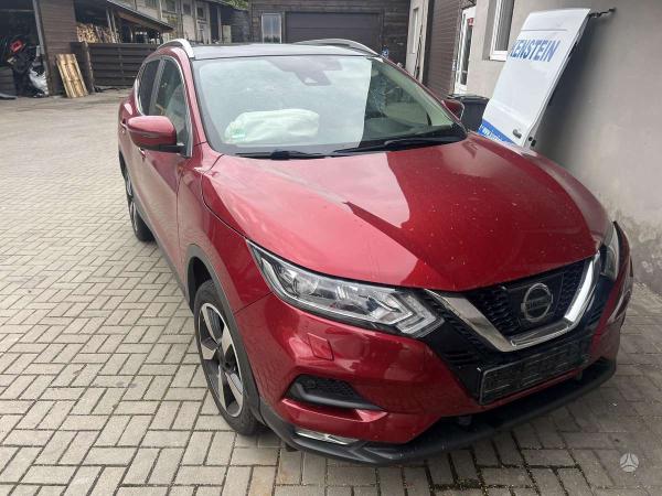 Red Nissan Qashqai 2018 in Sakiai, with an engine capacity of 1.20 L and mileage of 110 thousand km for 4999 €, photo 1 on AUTOMOTO.COM.LV