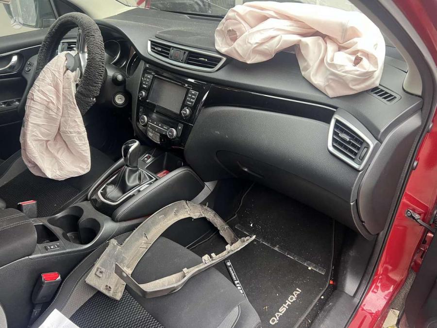Sarkans Nissan Qashqai 2018 Šakiai, ar dzinēja tilpumu 1.20 L un nobraukumu 110 tūkst. km par 4999 €, foto 10 vietnē AUTOMOTO.COM.LV