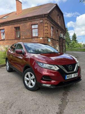 Red Nissan Qashqai 2018 in Kaisiadorys, with an engine capacity of 1.46 L and mileage of 233 thousand km for 9800 €, photo  on AUTOMOTO.COM.LV