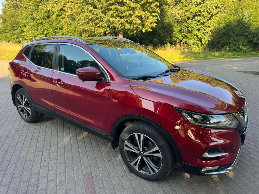 Sarkans Nissan Qashqai 2018 Tauragė, ar dzinēja tilpumu 1.60 L un nobraukumu 194 tūkst. km par 11900 €, foto 1 vietnē AUTOMOTO.COM.LV