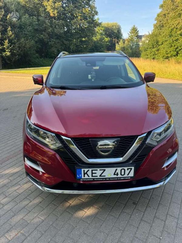 Red Nissan Qashqai 2018 in Taurage, with an engine capacity of 1.60 L and mileage of 194 thousand km for 11900 €, photo 2 on AUTOMOTO.COM.LV
