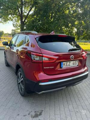 Sarkans Nissan Qashqai 2018 Tauragė, ar dzinēja tilpumu 1.60 L un nobraukumu 194 tūkst. km par 11900 €, foto 4 vietnē AUTOMOTO.COM.LV