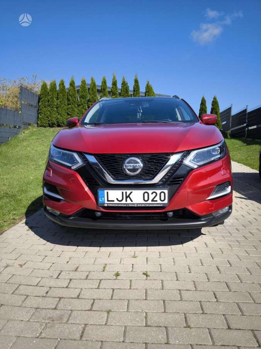 Red Nissan Qashqai 2018 in Vilnius, with an engine capacity of 1.60 L and mileage of 115 thousand km for 13000 €, photo 13 on AUTOMOTO.COM.LV