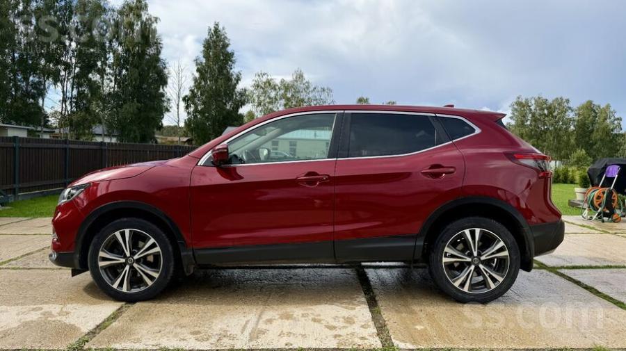 Red Nissan Qashqai 2018 in Riga, with an engine capacity of 1.20 L and mileage of 92 thousand km for 12300 €, photo 5 on AUTOMOTO.COM.LV