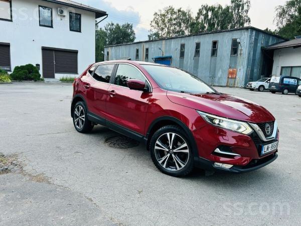 Nissan Qashqai 2018 in Riga on AUTOMOTO.COM.LV Red Nissan Qashqai 2018 in Riga, with an engine capacity of 1.20 L and mileage of 155 thousand km for 12999 ā¬, photo 3 on AUTOMOTO.COM.LV