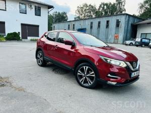 Red Nissan Qashqai 2018 in Riga, with an engine capacity of 1.20 L and mileage of 155 thousand km for 12999 €, photo 3 on AUTOMOTO.COM.LV