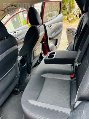 Red Nissan Qashqai 2018 in Riga, with an engine capacity of 1.20 L and mileage of 155 thousand km for 12999 €, photo 9 on AUTOMOTO.COM.LV
