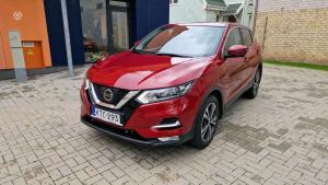 Sarkans Nissan Qashqai 2018 Šauļi, ar dzinēja tilpumu 1.20 L un nobraukumu 75 tūkst. km par 12500 €, foto  vietnē AUTOMOTO.COM.LV