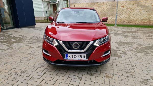 Red Nissan Qashqai 2018 in Siauliai, with an engine capacity of 1.20 L and mileage of 75 thousand km for 12500 €, photo 3 on AUTOMOTO.COM.LV