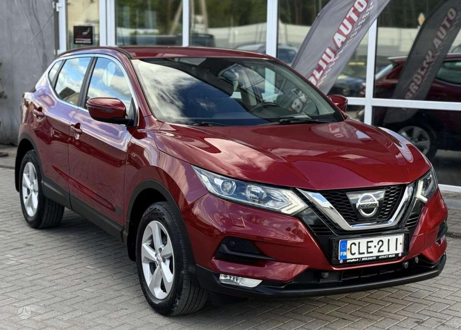 Red Nissan Qashqai 2018 in Radviliskis, with an engine capacity of 1.20 L and mileage of 210 thousand km for 9950 €, photo 7 on AUTOMOTO.COM.LV