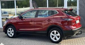 Red Nissan Qashqai 2018 in Radviliskis, with an engine capacity of 1.20 L and mileage of 210 thousand km for 9950 €, photo 10 on AUTOMOTO.COM.LV