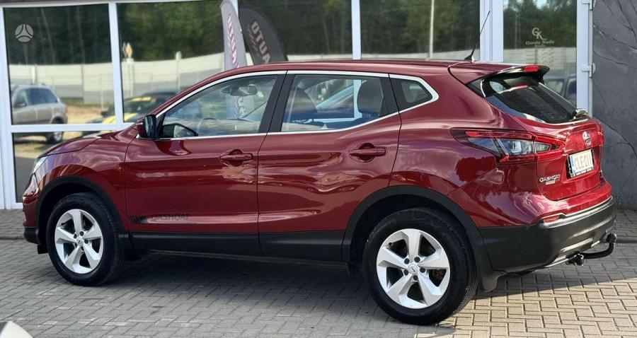 Red Nissan Qashqai 2018 in Radviliskis, with an engine capacity of 1.20 L and mileage of 210 thousand km for 9950 €, photo 10 on AUTOMOTO.COM.LV