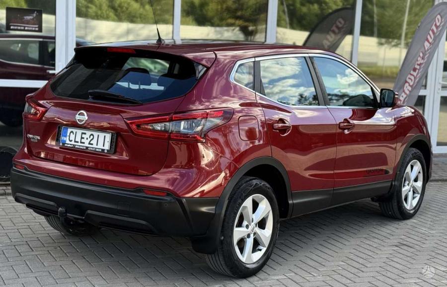 Red Nissan Qashqai 2018 in Radviliskis, with an engine capacity of 1.20 L and mileage of 210 thousand km for 9950 €, photo 11 on AUTOMOTO.COM.LV