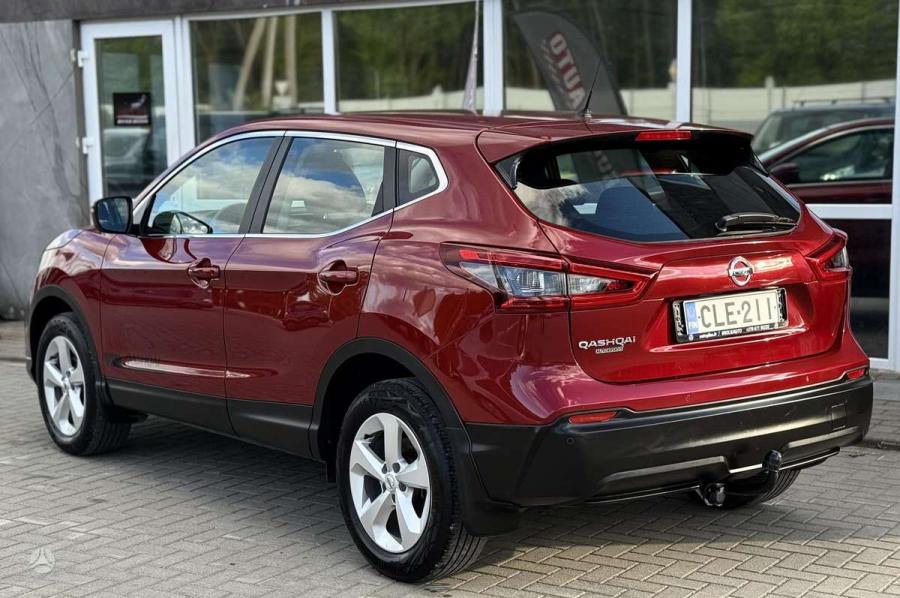 Red Nissan Qashqai 2018 in Radviliskis, with an engine capacity of 1.20 L and mileage of 210 thousand km for 9950 €, photo 12 on AUTOMOTO.COM.LV