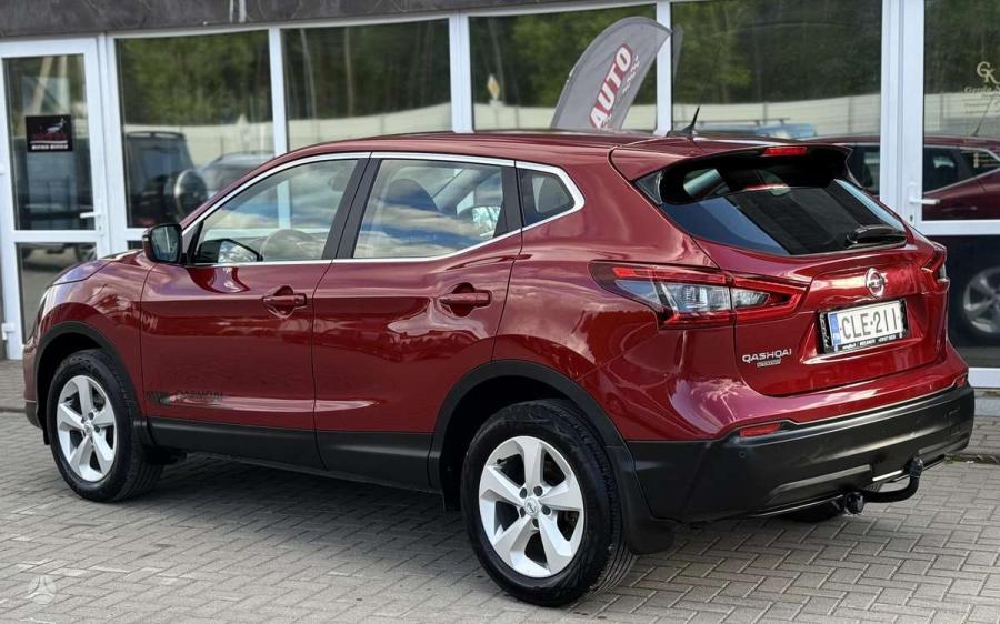 Red Nissan Qashqai 2018 in Radviliskis, with an engine capacity of 1.20 L and mileage of 210 thousand km for 9950 €, photo 14 on AUTOMOTO.COM.LV